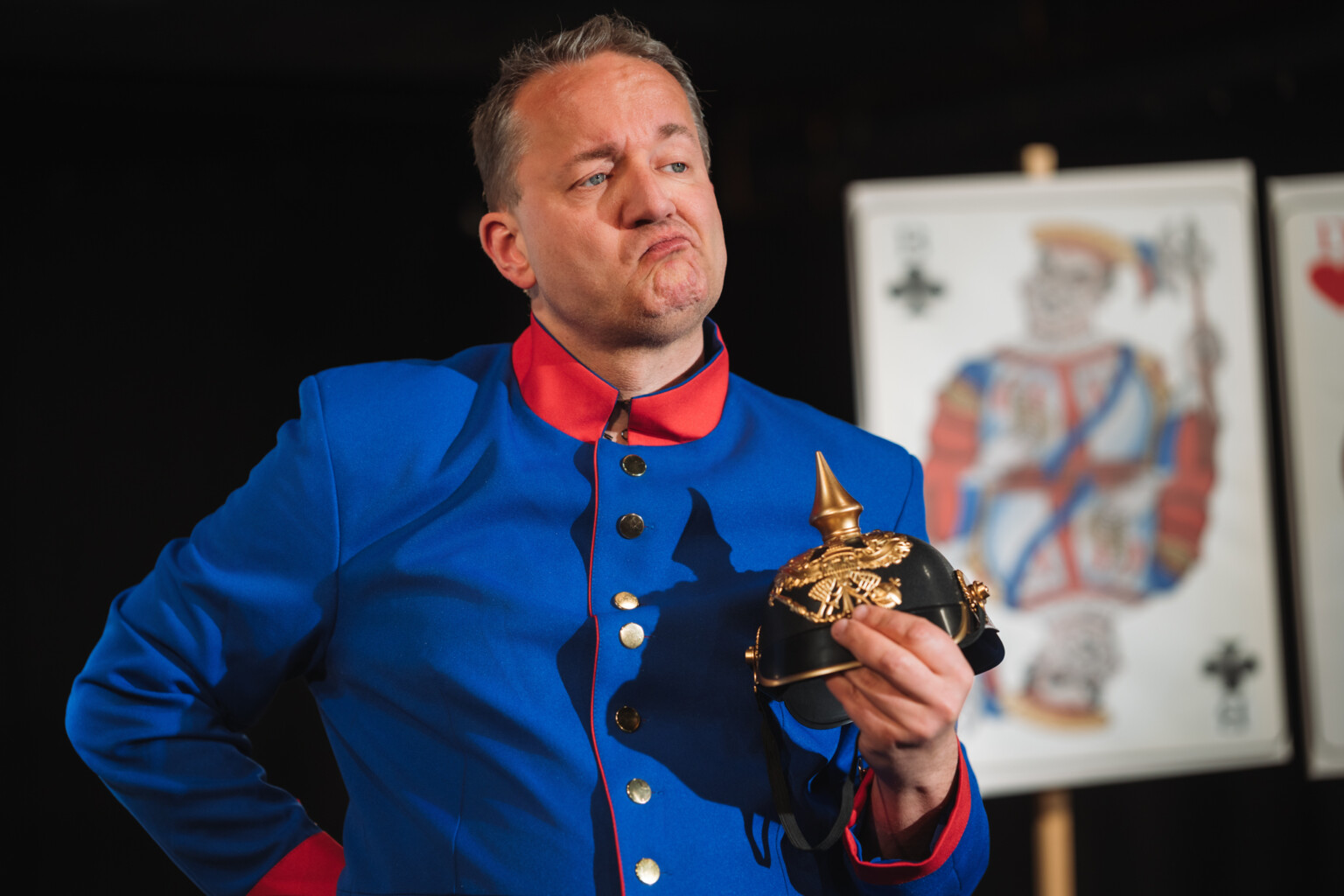 Stand-Up-Comedy mit Florian Burkhardt – Noch längst nicht Geschichte – adk-ulm